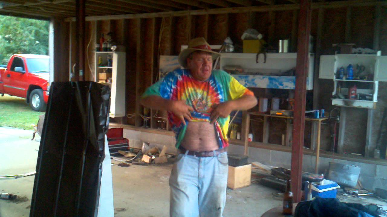 Drunk redneck dancing to fergielicious part. 2 - YouTube