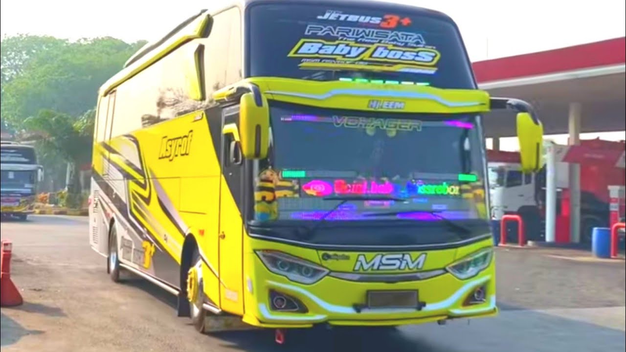 pawai bus fadel telolet membasuri jalan menanjak - YouTube