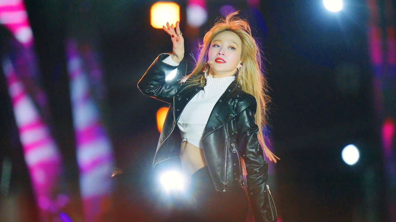 EXID(이엑스아이디) 하니 Focus - '위아래' (UP&DOWN)@180210 강릉 페스타 [4k Fancam/직캠] - YouTube