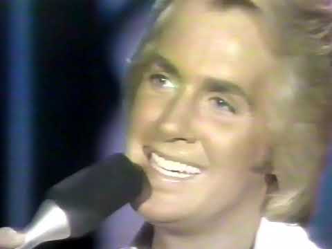 Tom Netherton, Bob Smale at the piano with Don’t Blame Me. - YouTube