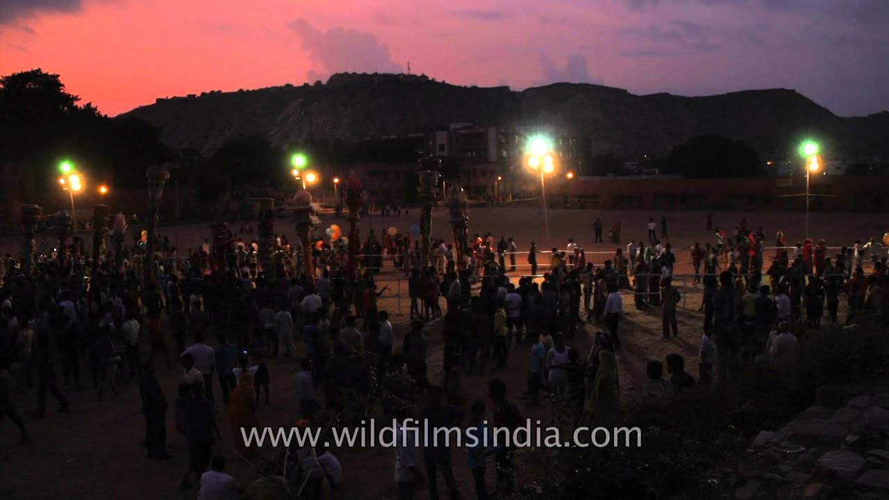 Devotees dance and sing at Chaugan Stadium - Teej festival, Jaipur ...