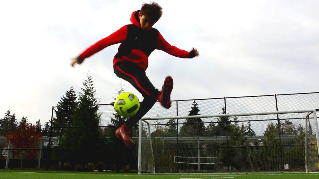 5 Simple Soccer Flick Ups Tutorial - Taught by a 12-year-old - YouTube