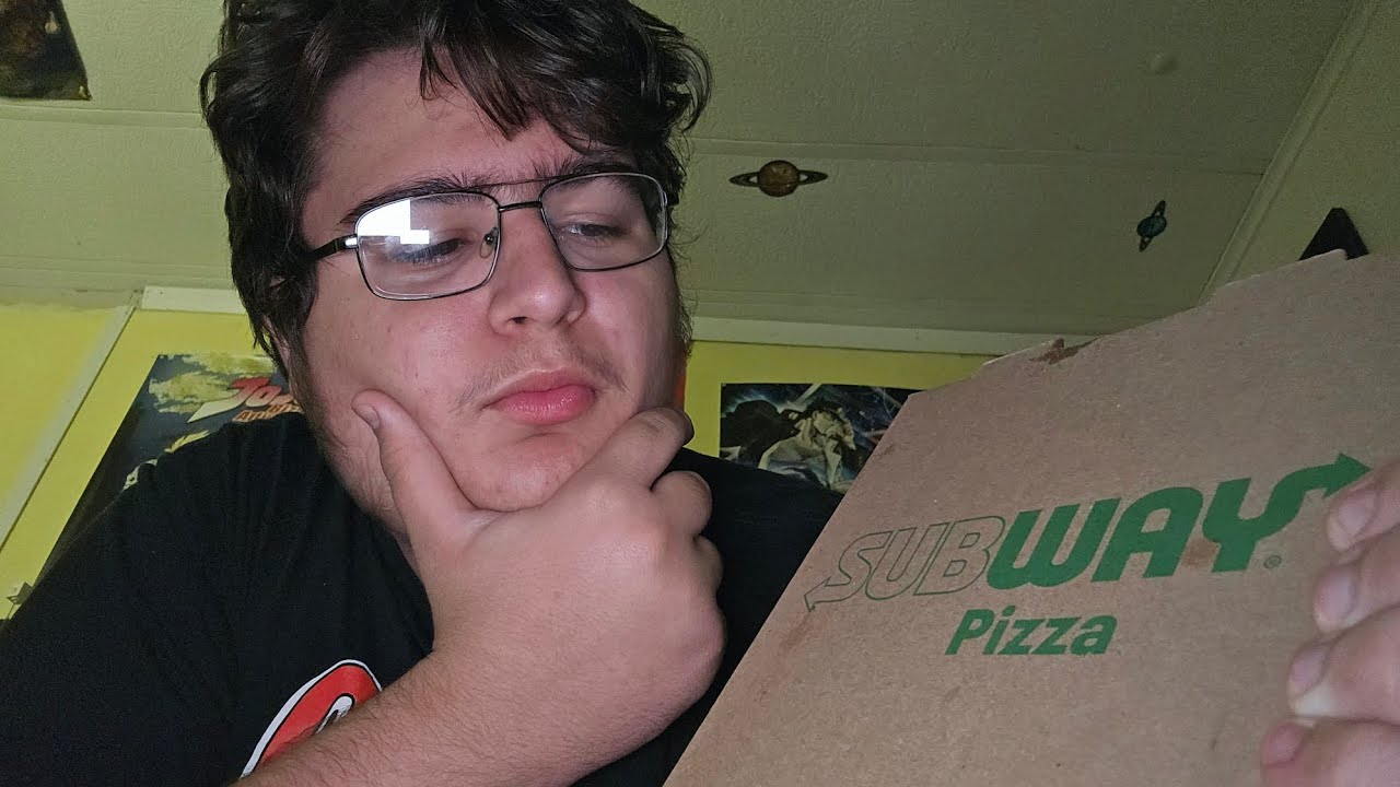 Rating the Subway Pizza - YouTube