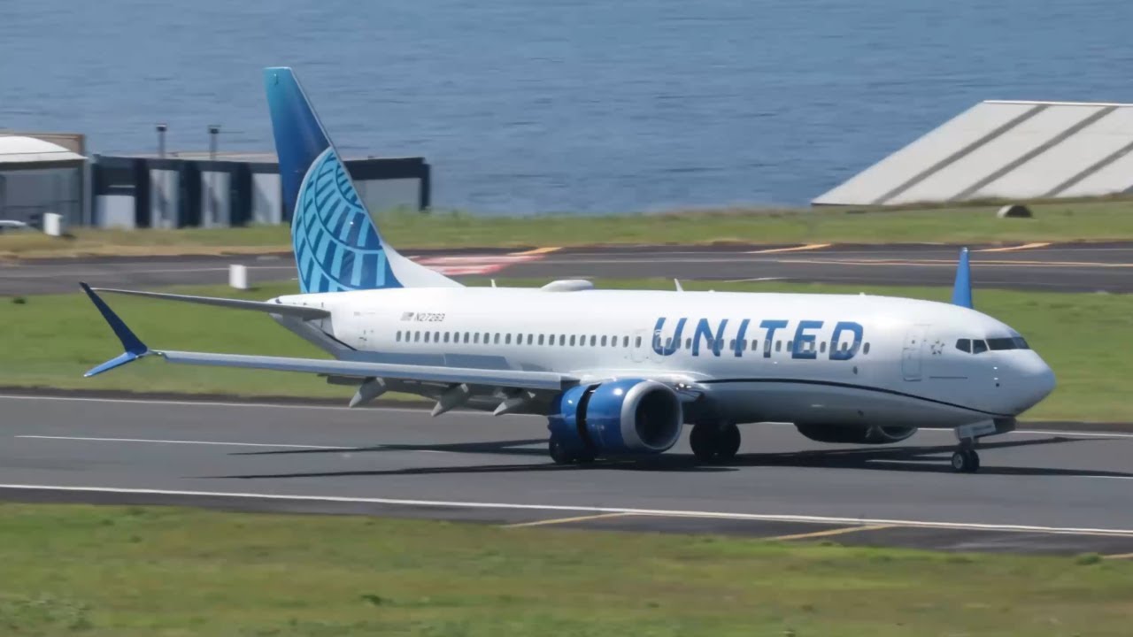 Morning Operatations at João Paulo II Airport (LPPD). - YouTube