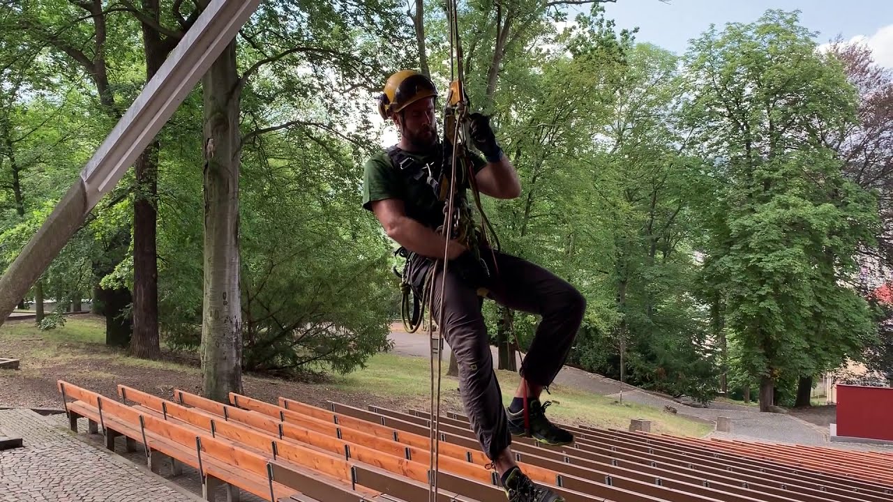 PASSING MID ROPE KNOTS ASCENT - YouTube