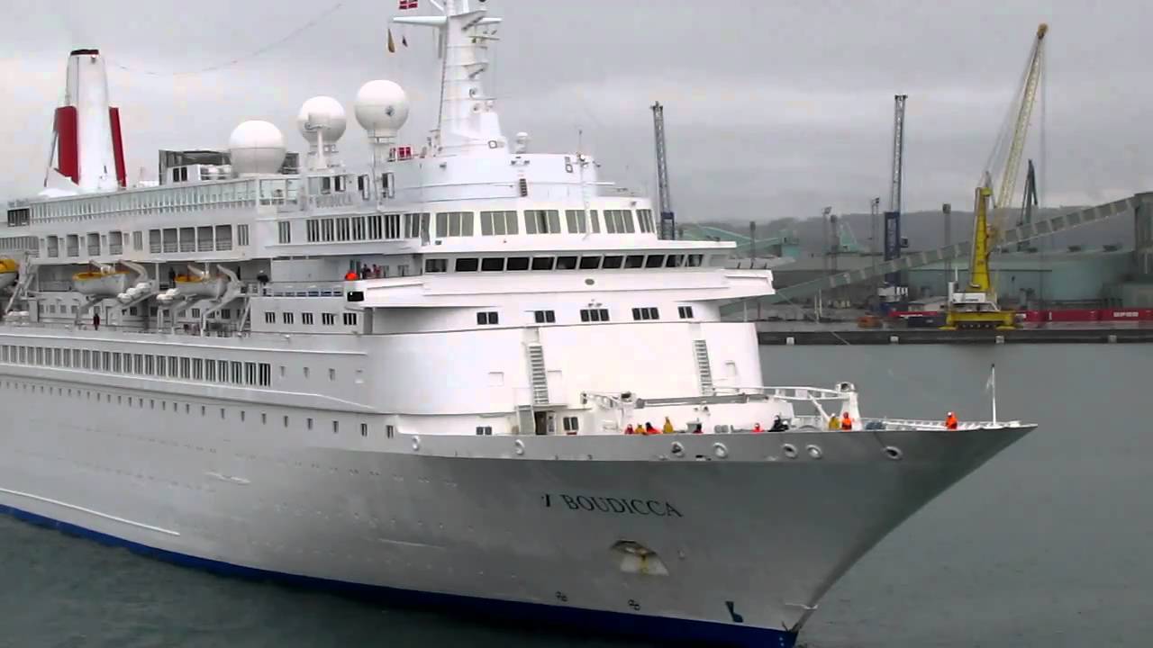 Cruise ship BOUDICCA entering in the port of La Coruna - YouTube