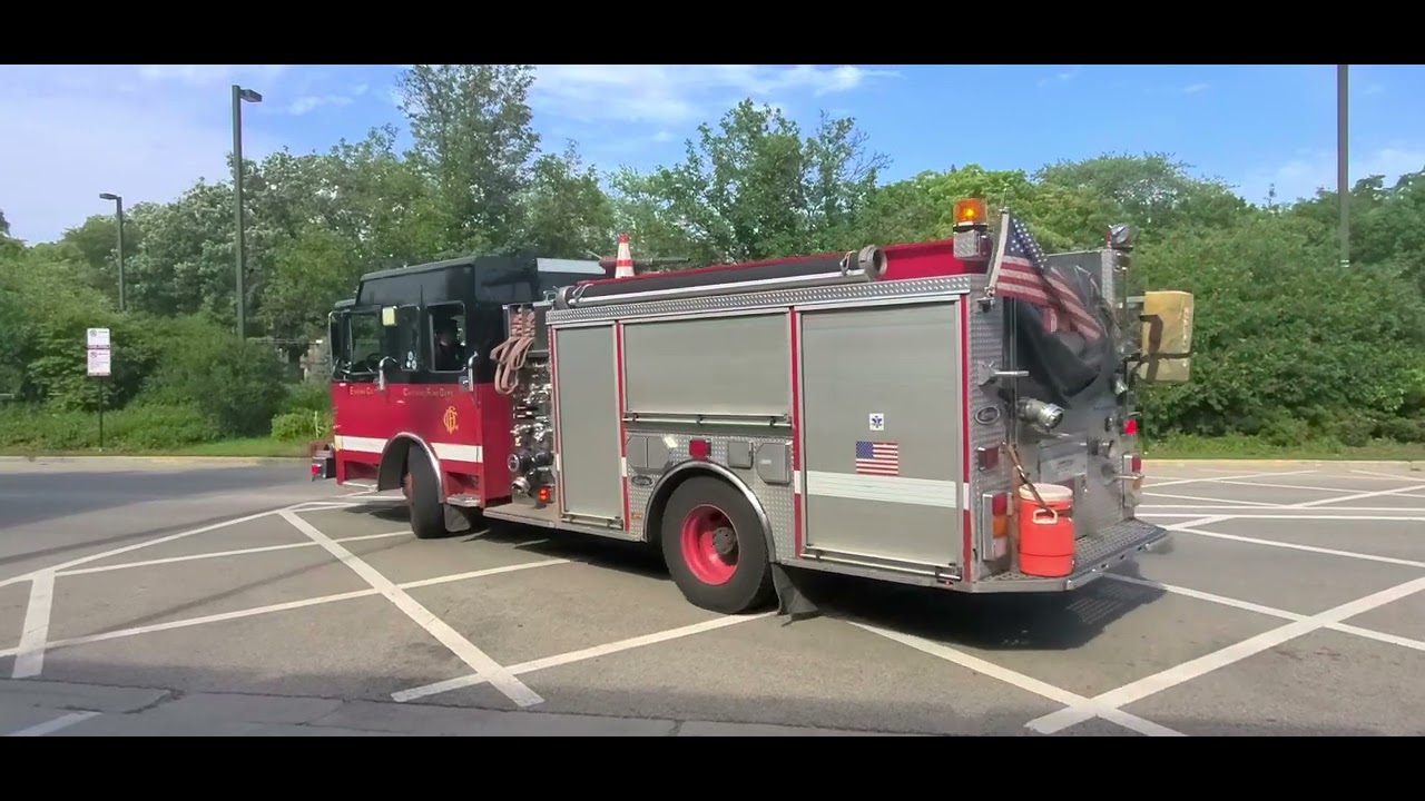 Chicago Fire Department Engine 79 Returning - YouTube