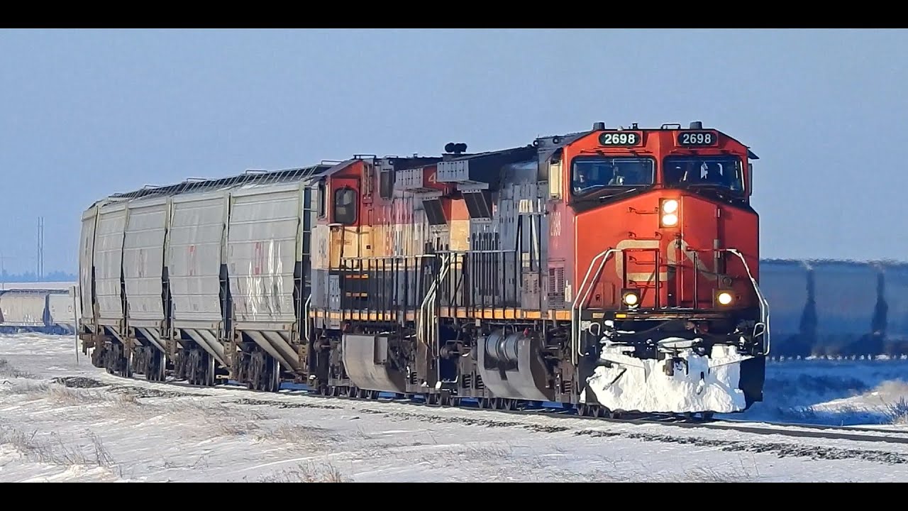 *EXTREMELY RARE BC RAIL 4642 C44-9WL in Original Scheme trailing second behind CN 2698 C44-9W ...