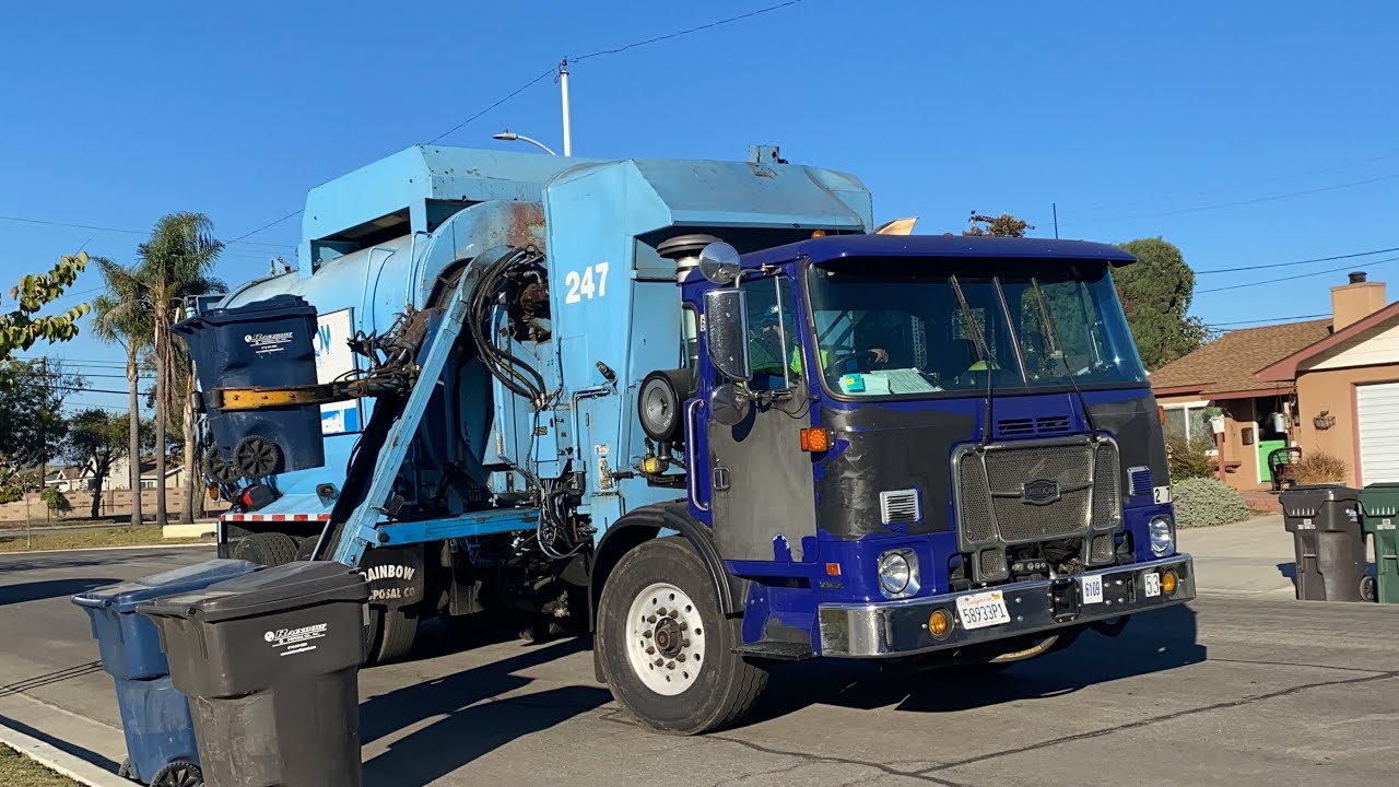 Rainbow Disposal Autocar ACX elliptical Amrep - YouTube