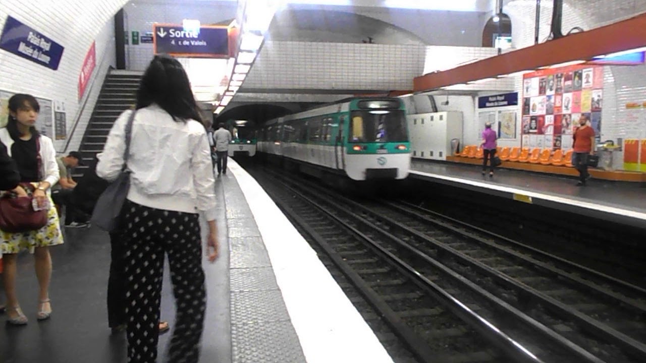 Paris Métro - Ligne 7 - MF 77 - Palais Royal-Musée du Louvre - YouTube