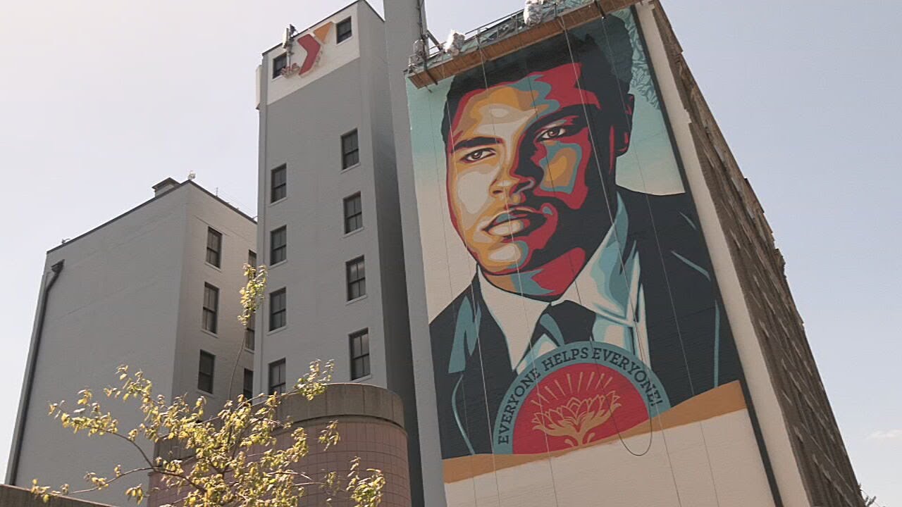 New mural of Muhammad Ali unveiled on side of YMCA building in Russell ...