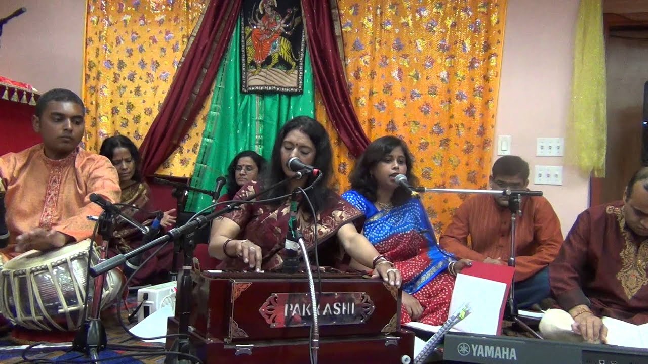 Vishalakshi Devi - Durga bhajan by Manisha Pathak & Group - YouTube