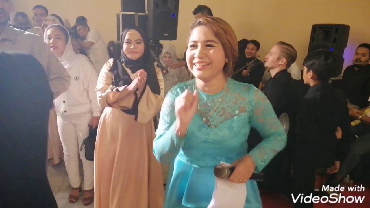 Dewi Gayatri MC Resepsi Dhawiyah Zaida (Putri Umi Elvy Sukaesih) dan ...