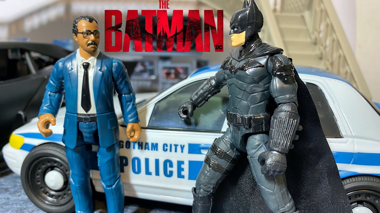 The Batman Police Car and Lieutenant Jim Gordon Set Review Walmart ...
