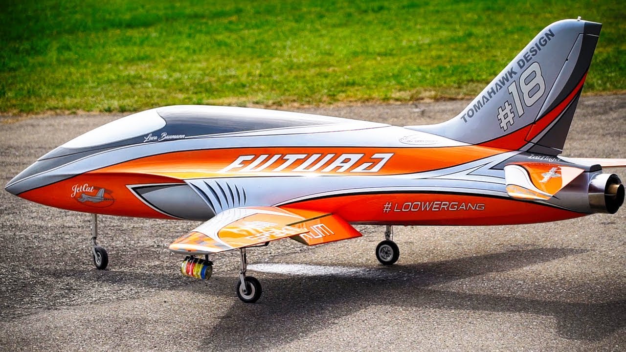 FANTASTIC TOMAHAWK FUTURA V2 RC TURBINE JET SHOW FLIGHT | LUCA BAUMANN ...