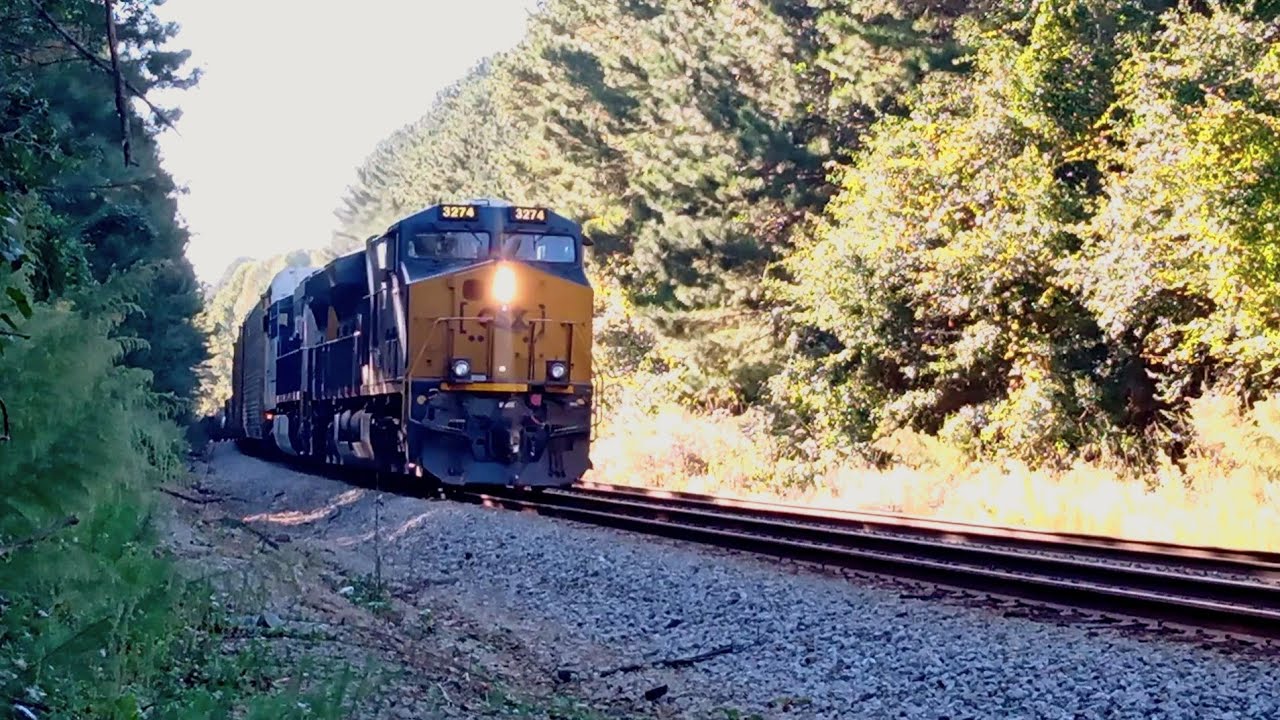 CSX 3274 leads Q583-16 with a fresh CM44AH second! - YouTube
