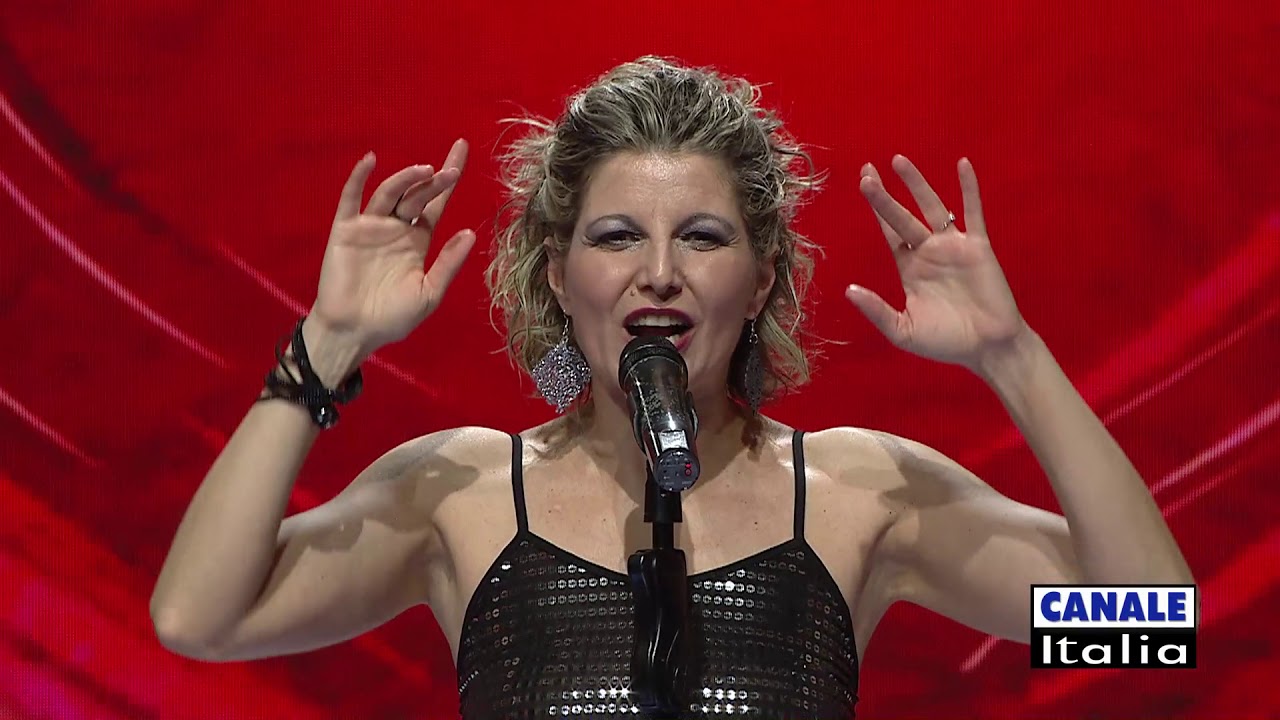 Daniela Nespolo "Tu grande amore" | Cantando Ballando (HD) - YouTube