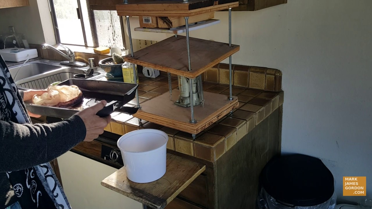 DIY JUICE/HERB PRESS IN ACTION! - YouTube