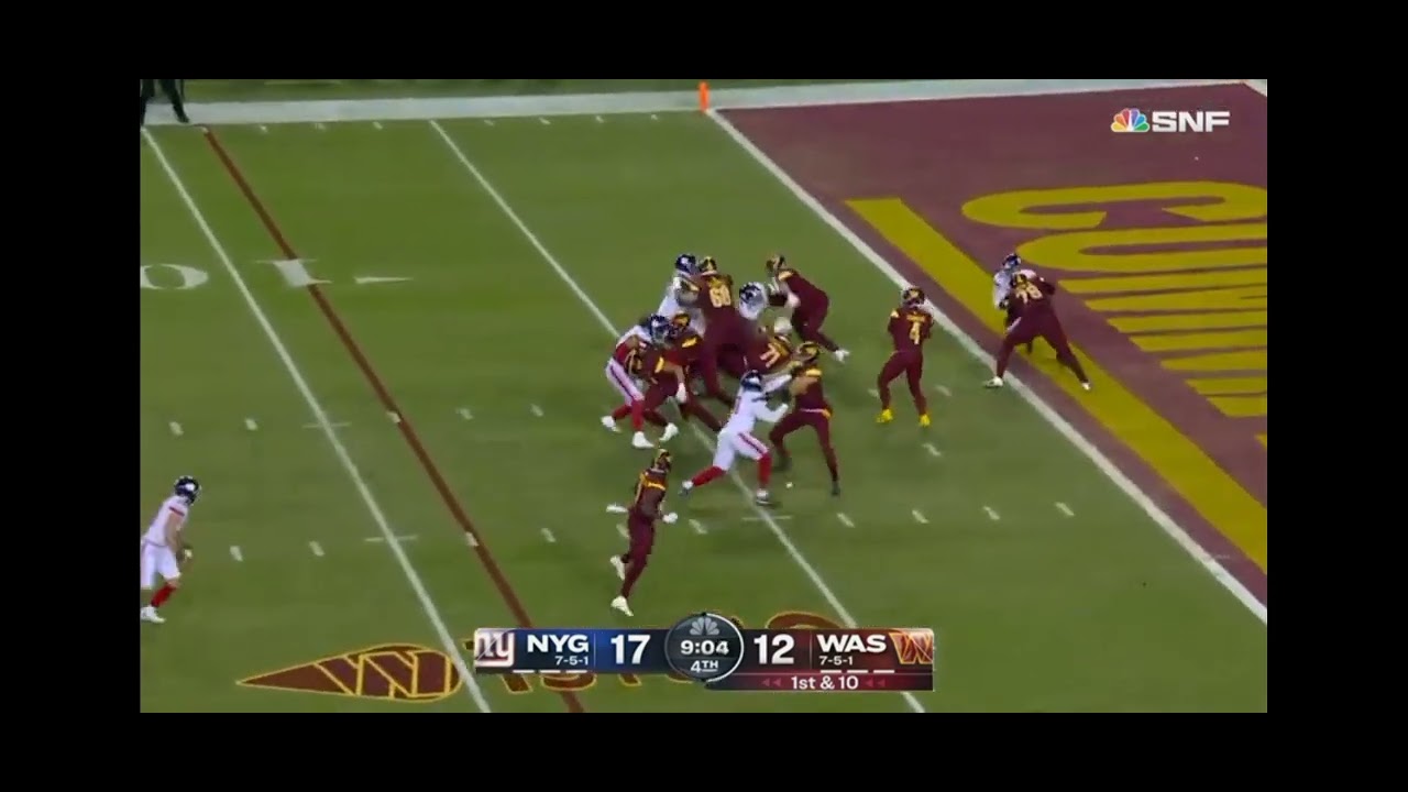 Taylor heniekie makes an INSANE Deep throw to Dotson - YouTube