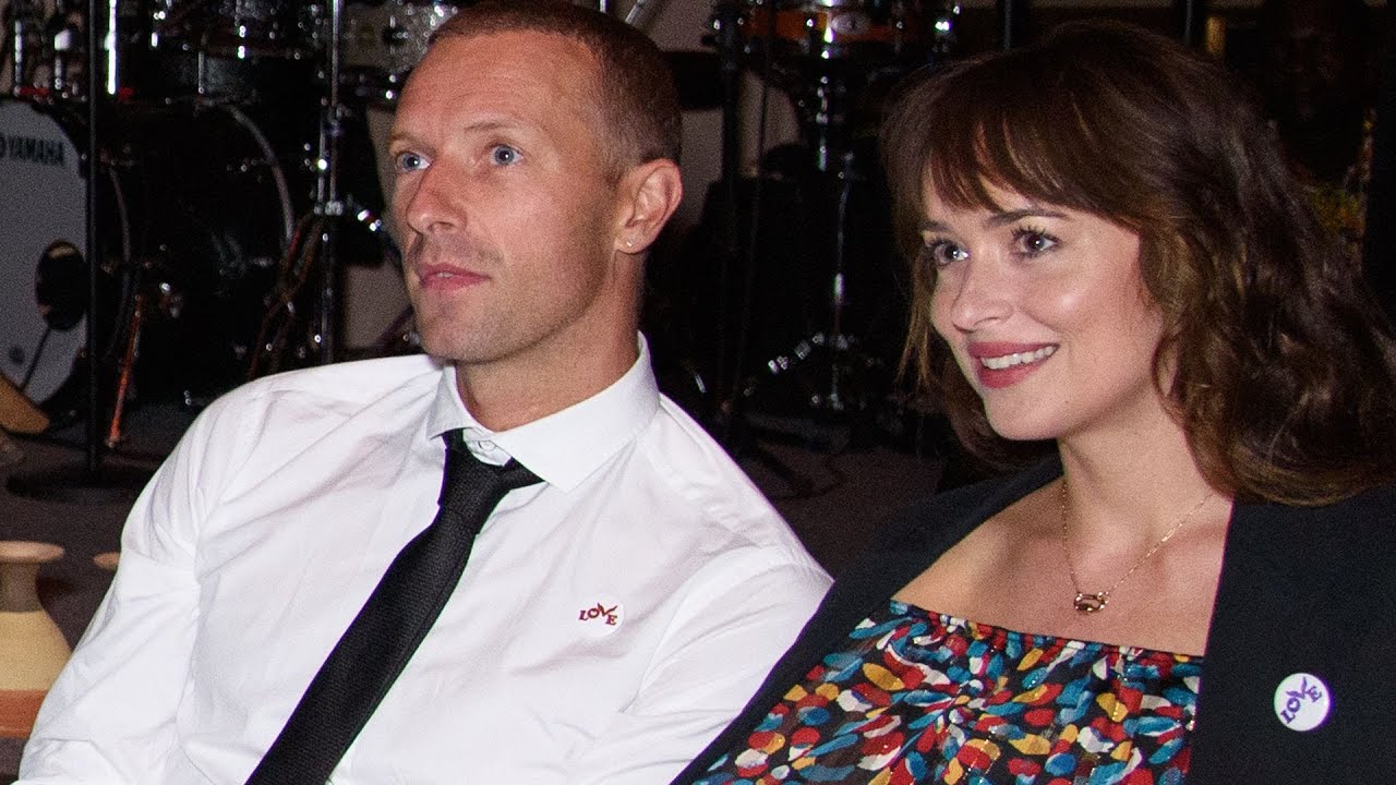 Chris Martin und Dakota Johnson legten Beziehungspausen ein - YouTube