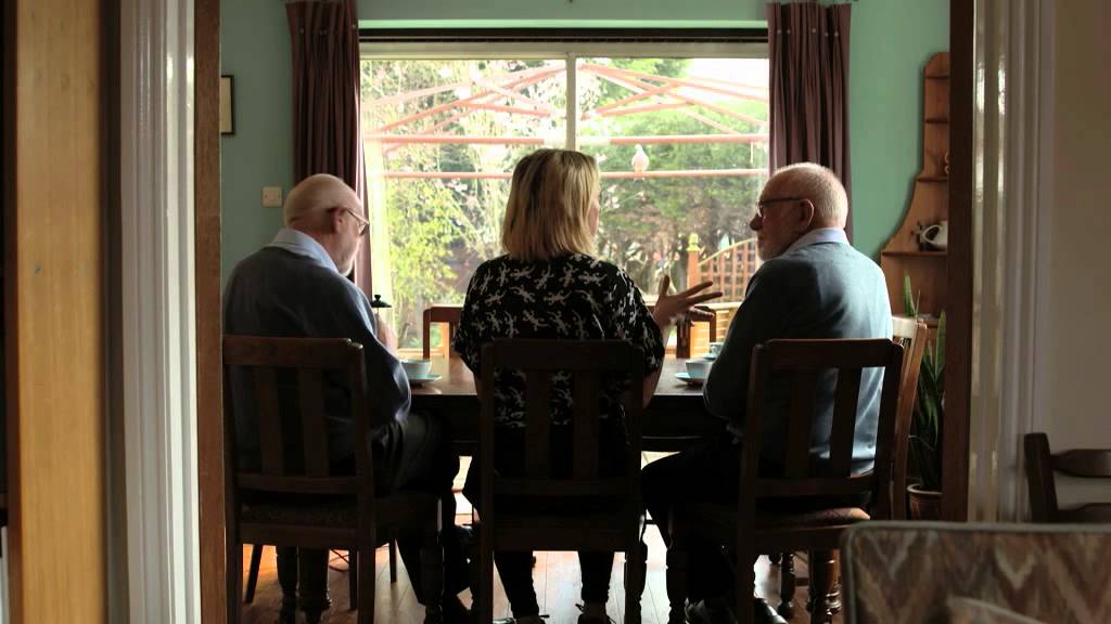 Strangers who are doppelgangers meet in Essex - YouTube