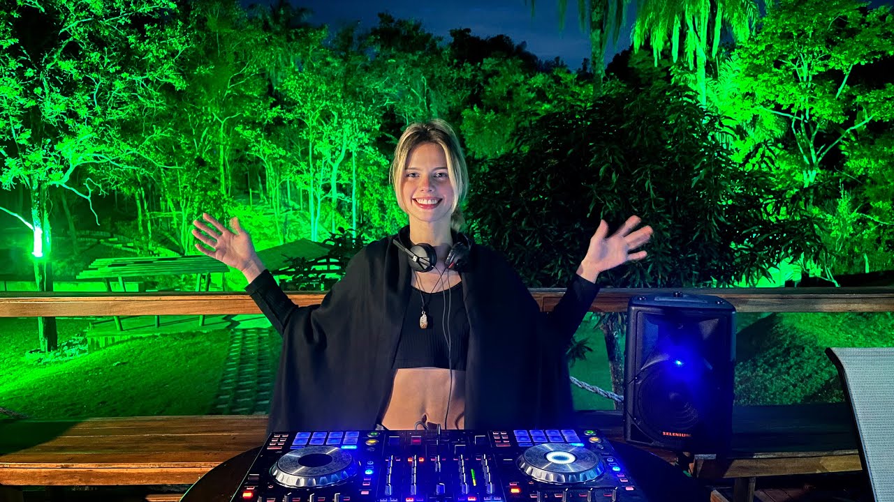 Clara Datz - LIVE #1 (Minimal Techno & Melodic Techno \Dj Set) - YouTube