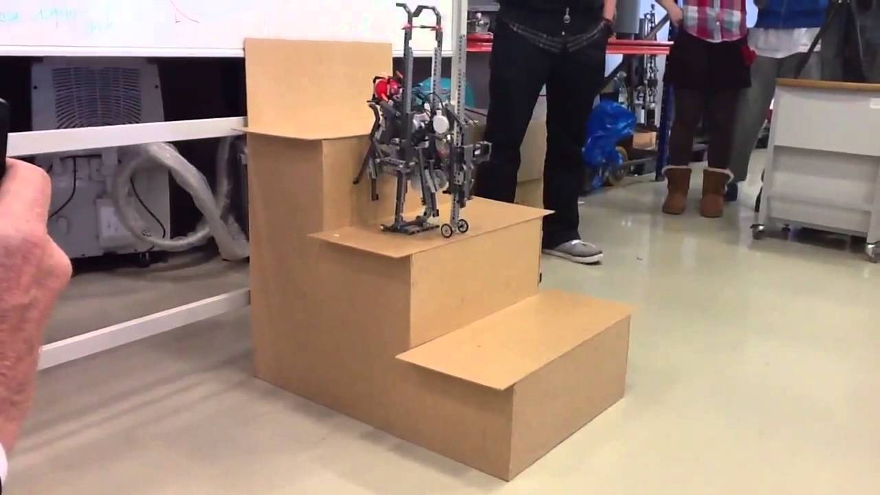 LEGO Mindstorms legs robot - climbing steps - YouTube