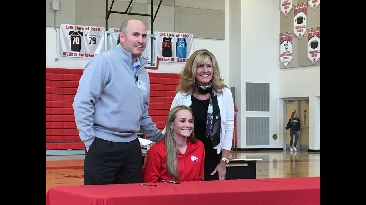 Fiona Rowan signs to Shippensburg to continue playing basketball - YouTube