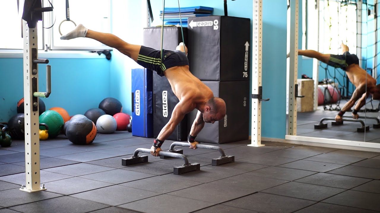 Band Planche Straddle Press Eccentric Tutorial - YouTube
