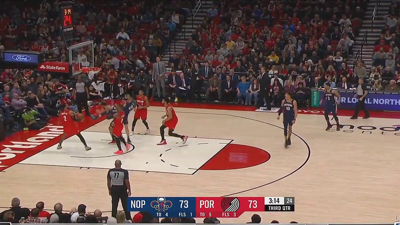 Lonzo Ball Dunks on his own teammate! Blazers vs Pelicans - YouTube