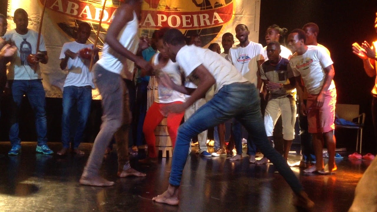 ABADÁ CAPOEIRA ANGOLA - INSTRUTOR MUXILUANDA - YouTube
