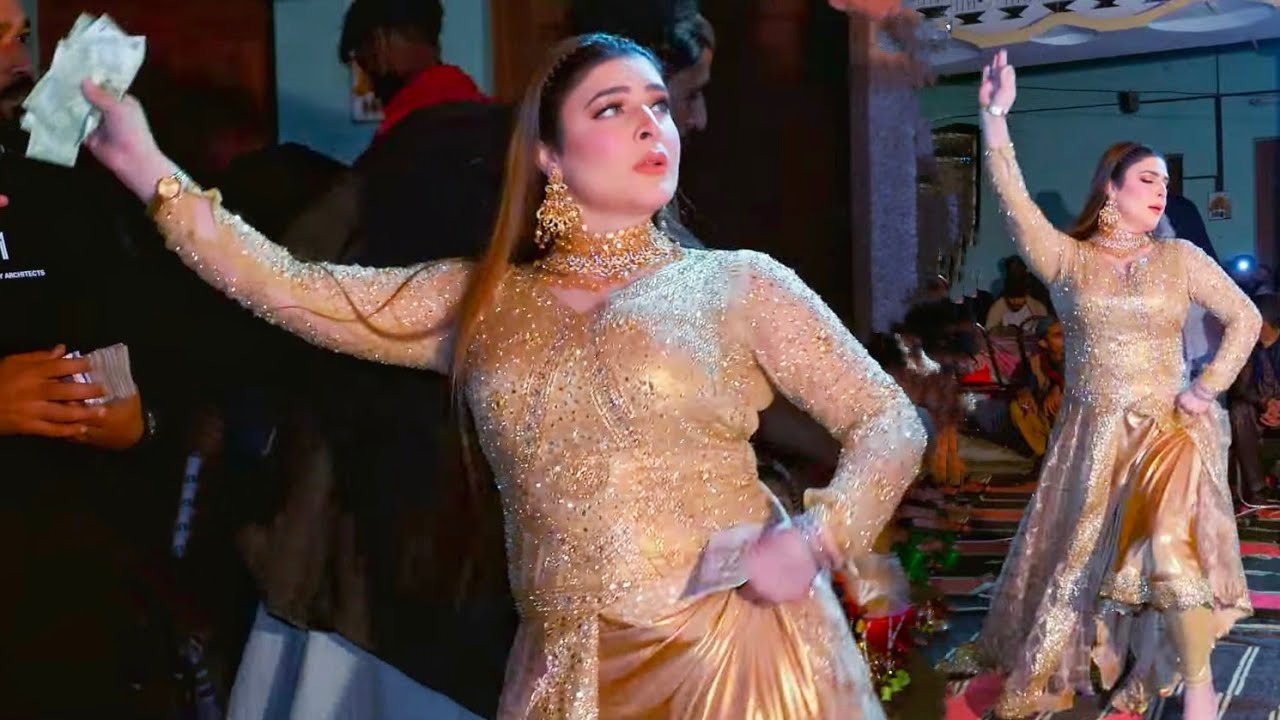 Pucho Zara Pucho, Chahat Baloch Bollywood Dance Performance, SGRecords ...