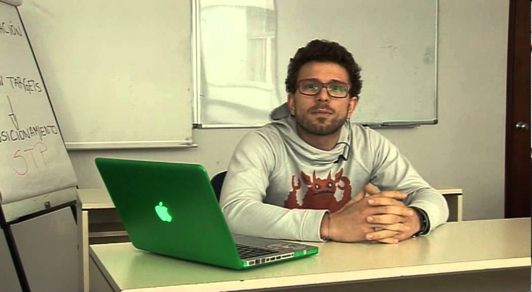 Marco Zuin - Graduado de la Maestría de Marketing y Comunicación - YouTube