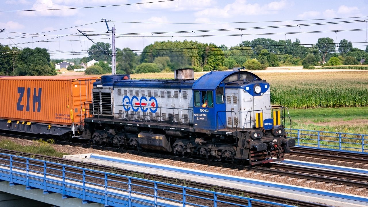 TEM2-073 (ECCO Rail) z kontenerami | Kobylany - YouTube