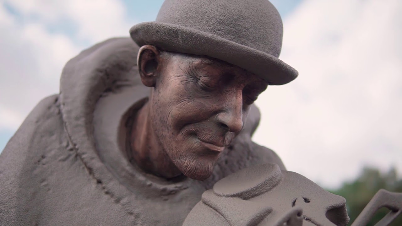 Interactive statue of Antanėlis - YouTube