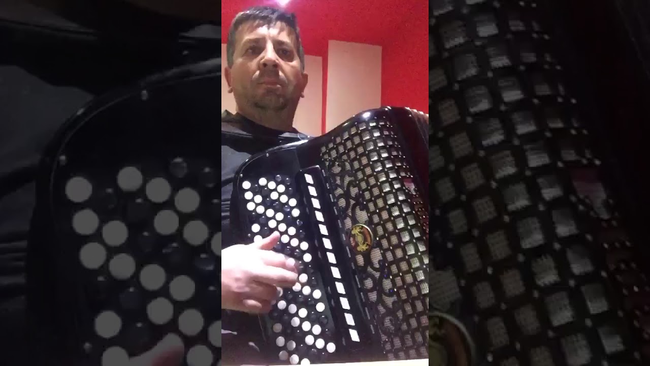 Skola harmonike Bojan Nesic - Jovanovo kolo (Jovan Stanojevic ) - YouTube
