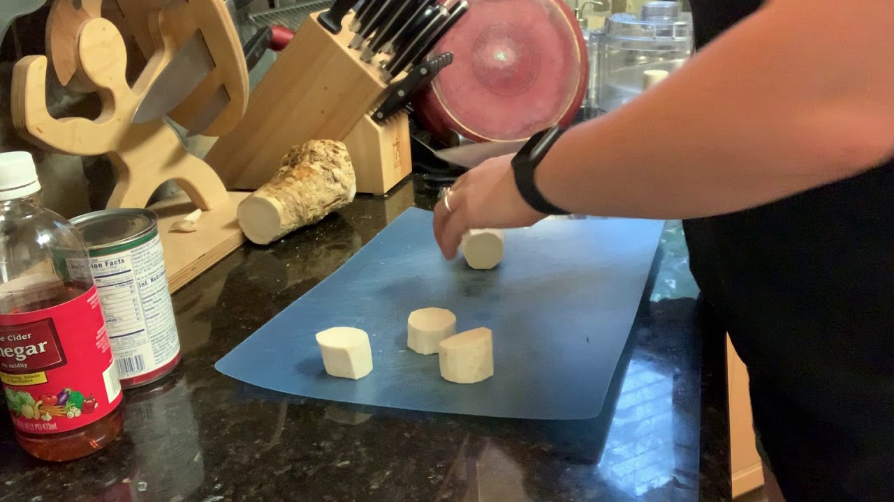 Making Maror for Passover - YouTube