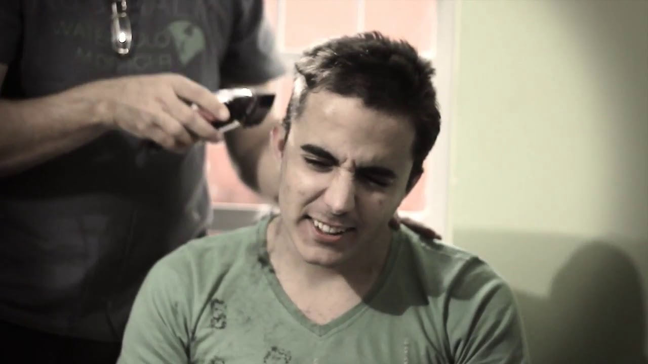 Raspando o Cabelo para o Vestibular | Shaving the Hair for the Entrance ...