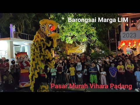 Barongsai Marga LIM , Pasar murah Wihara Buddha Warman Padang - YouTube