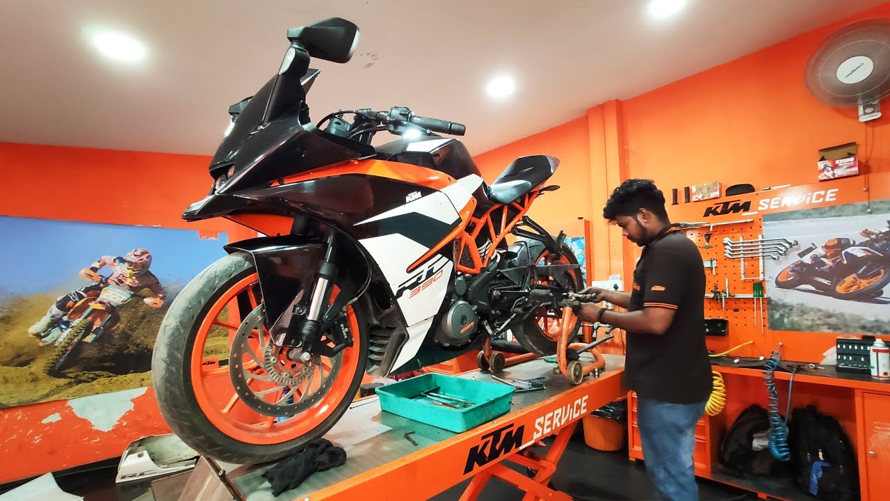 KTM RC 390 | Chain Sprocket Changing - YouTube