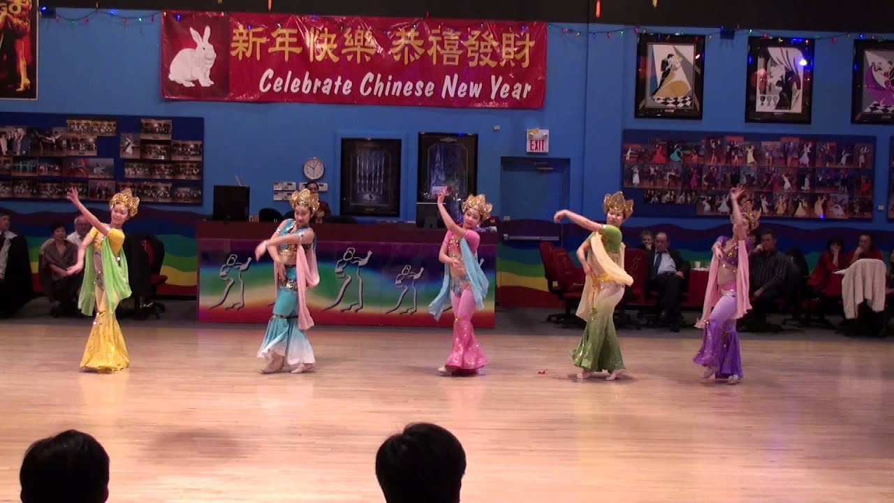 Pretty Chinese Dance - Dunhuang Dance - Colours of Dance Academy - YouTube