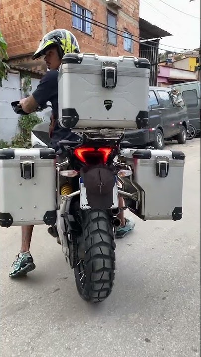 Ducati com três baús - YouTube