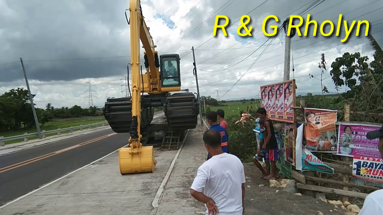 Water excavator, dangerous skills operator unload - YouTube