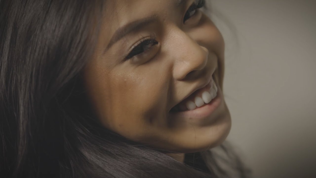 Riley McRae - Nervous (Official Music Video) - YouTube