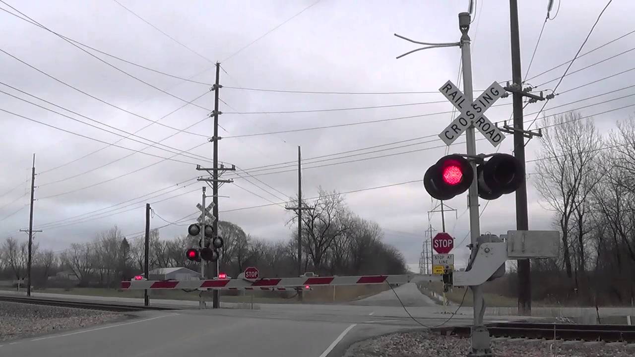 Coal City Rd. Grade Crossing (Wilmington, IL) 3/24/16 - YouTube