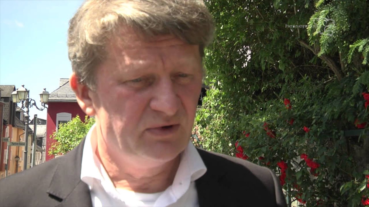 Prof. Dr. Dr. Helge Peukert zu Hans Olaf Henkel - YouTube