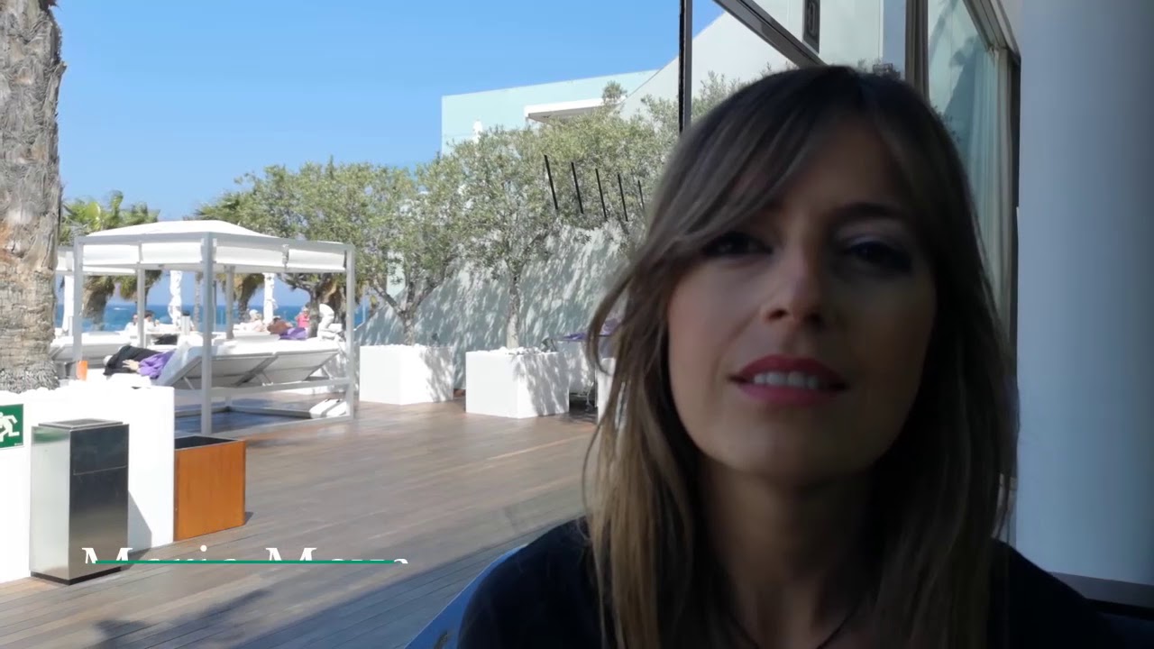 Un lugar por descubrir Maria Moya Matin - YouTube