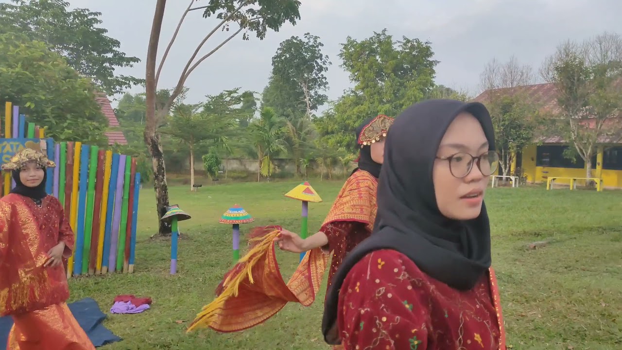 Air Terjun Napal Carik dan Legenda Putri Dayang Rindu - YouTube