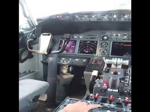 B737 Cargo fire test - YouTube