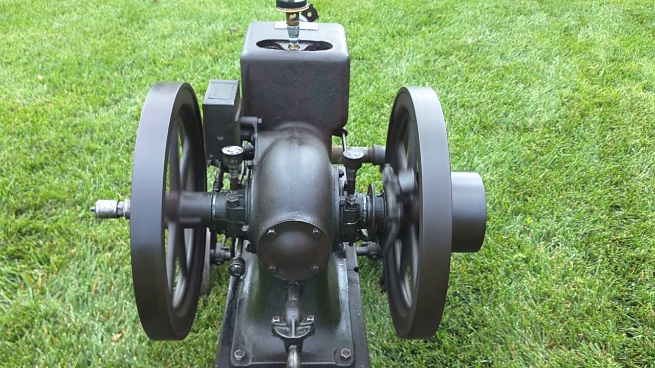 1928 1 1/2 hp McCormick Deering Model M engine - YouTube